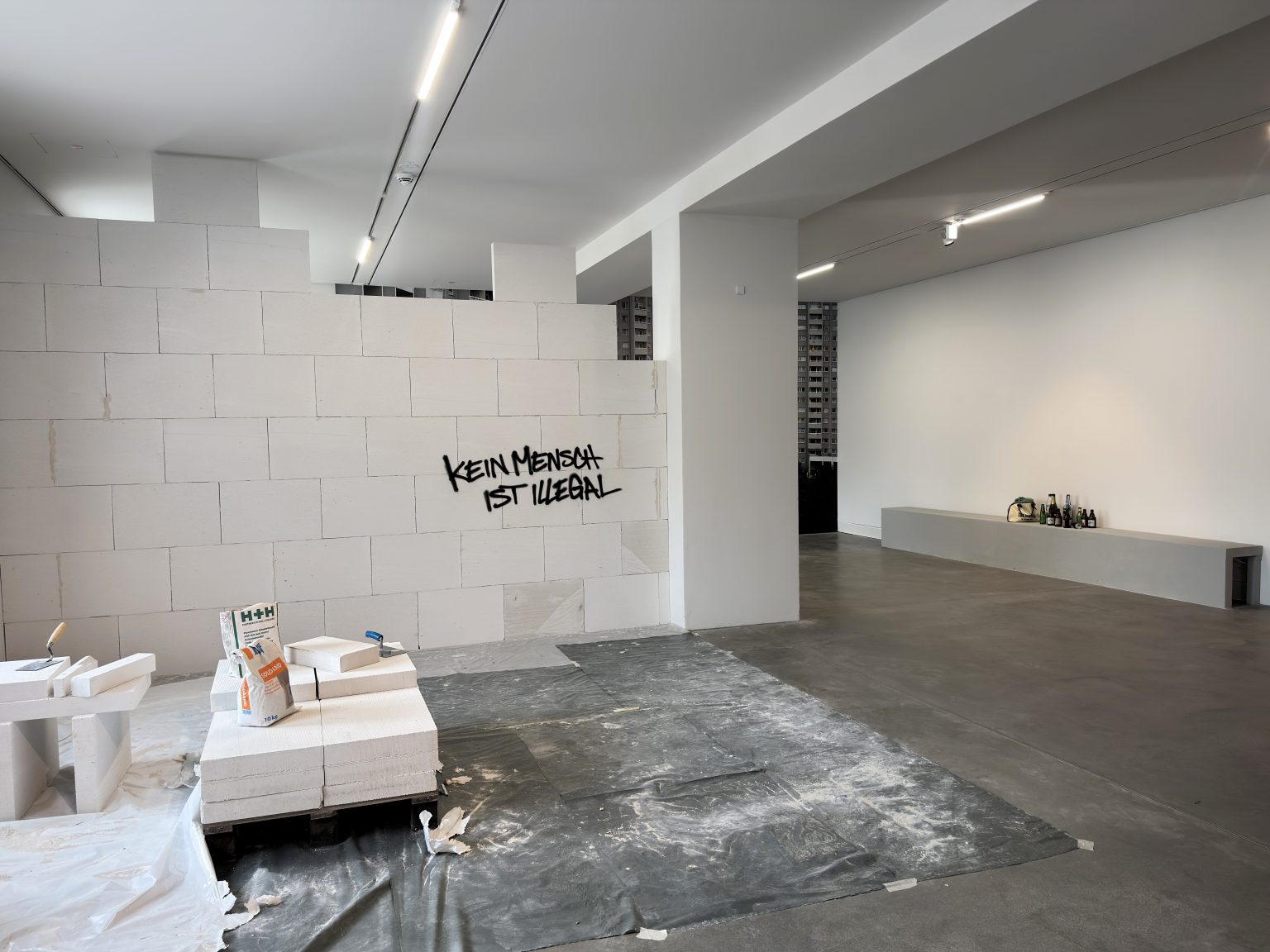 » Simone Zaugg – Urban Reflections